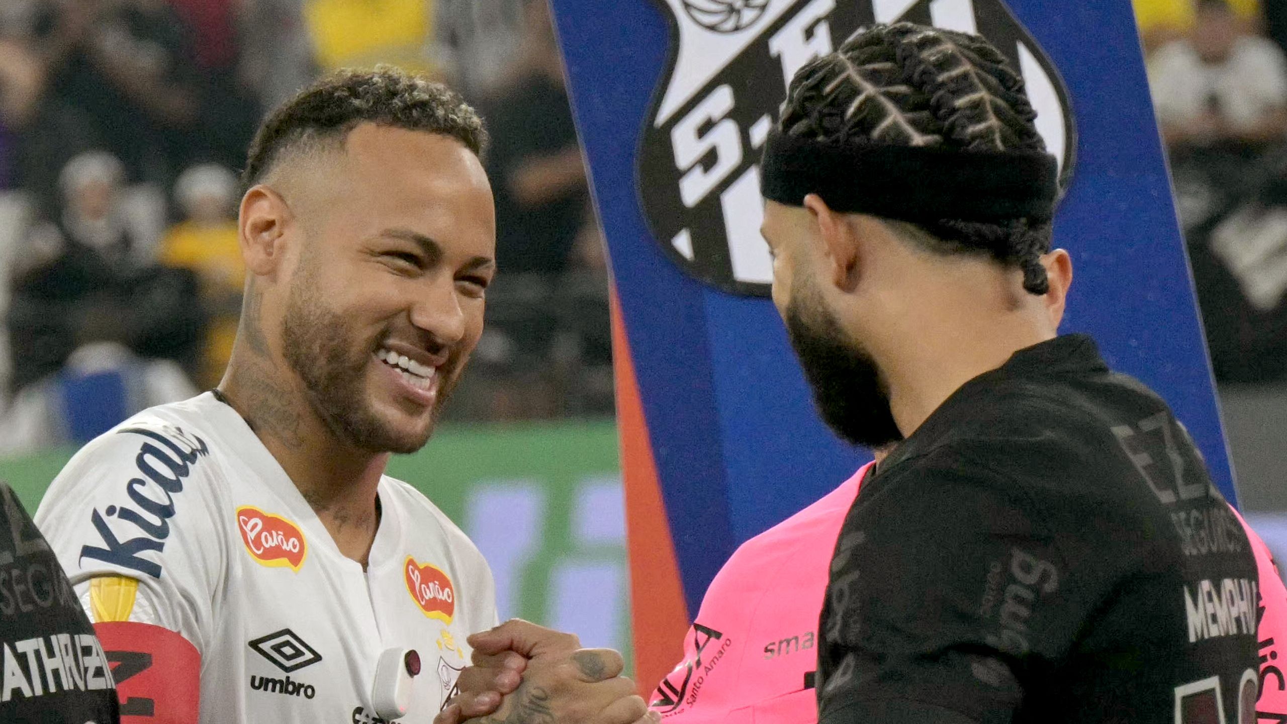 VIDEO: Neymar shares touching moment with Memphis Depay during ...