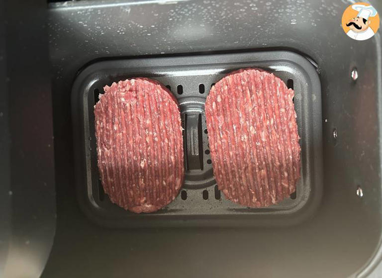 Comment cuire un steak haché au air fryer?