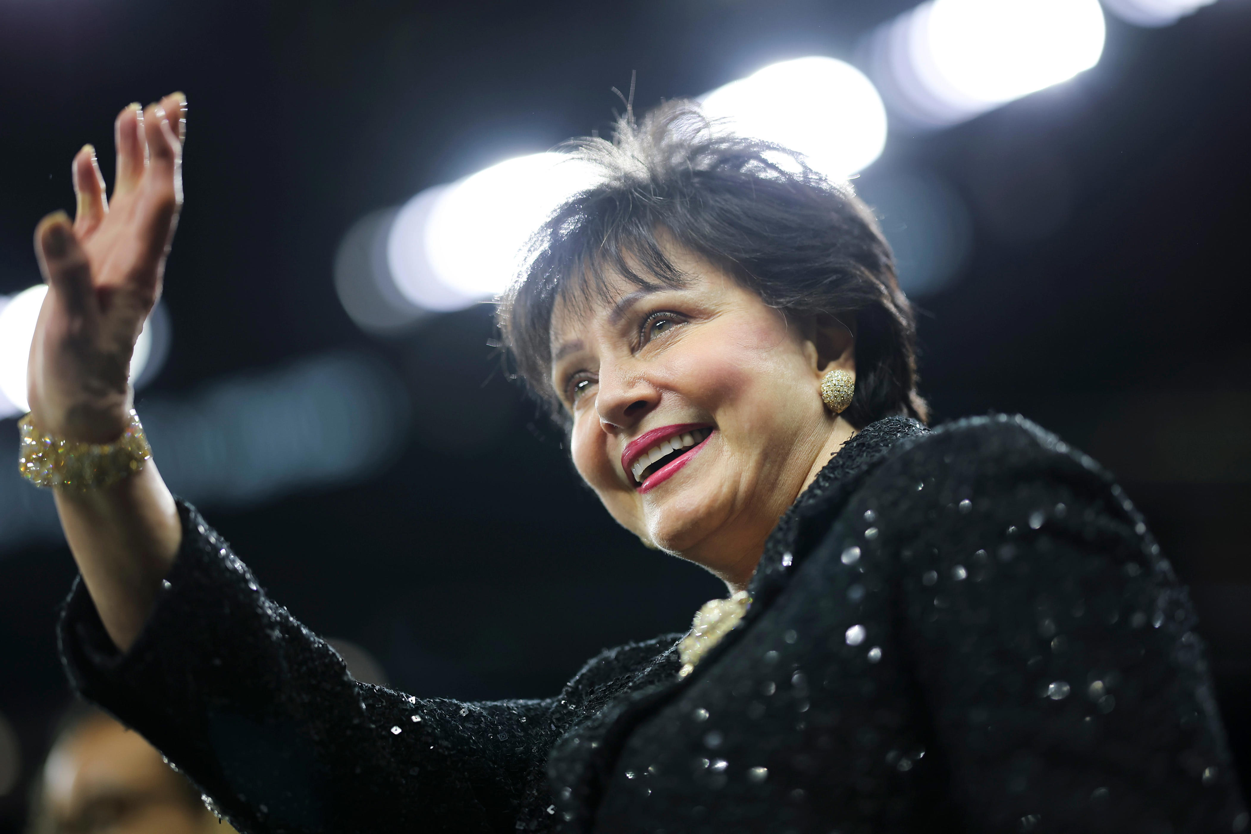 Gayle Benson pledges 'full commitment' to supporting new head coach ...
