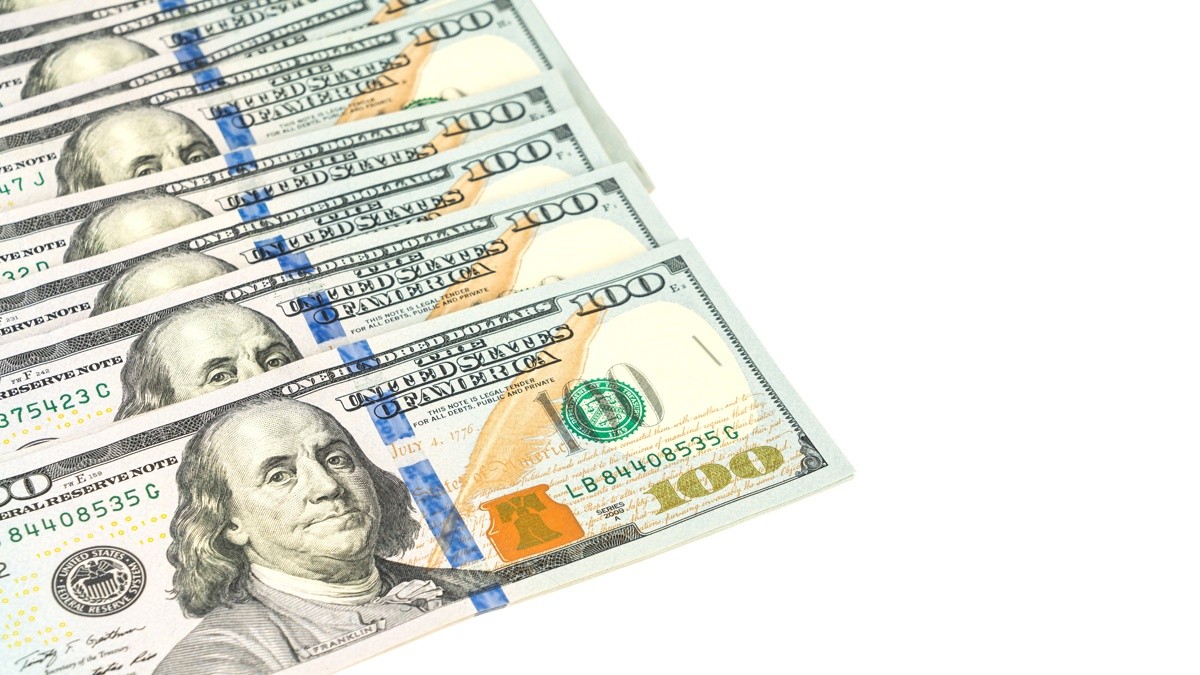 Strong or weak dollar: how it impacts your financial life