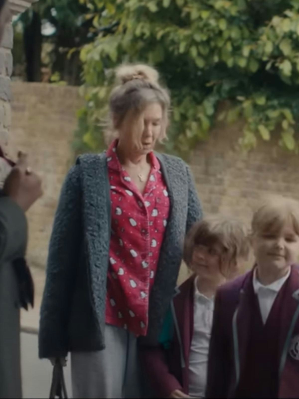 Bridget Jones’ Wardrobe Is Surprisingly Chic—Here’s Where To Shop Her ...