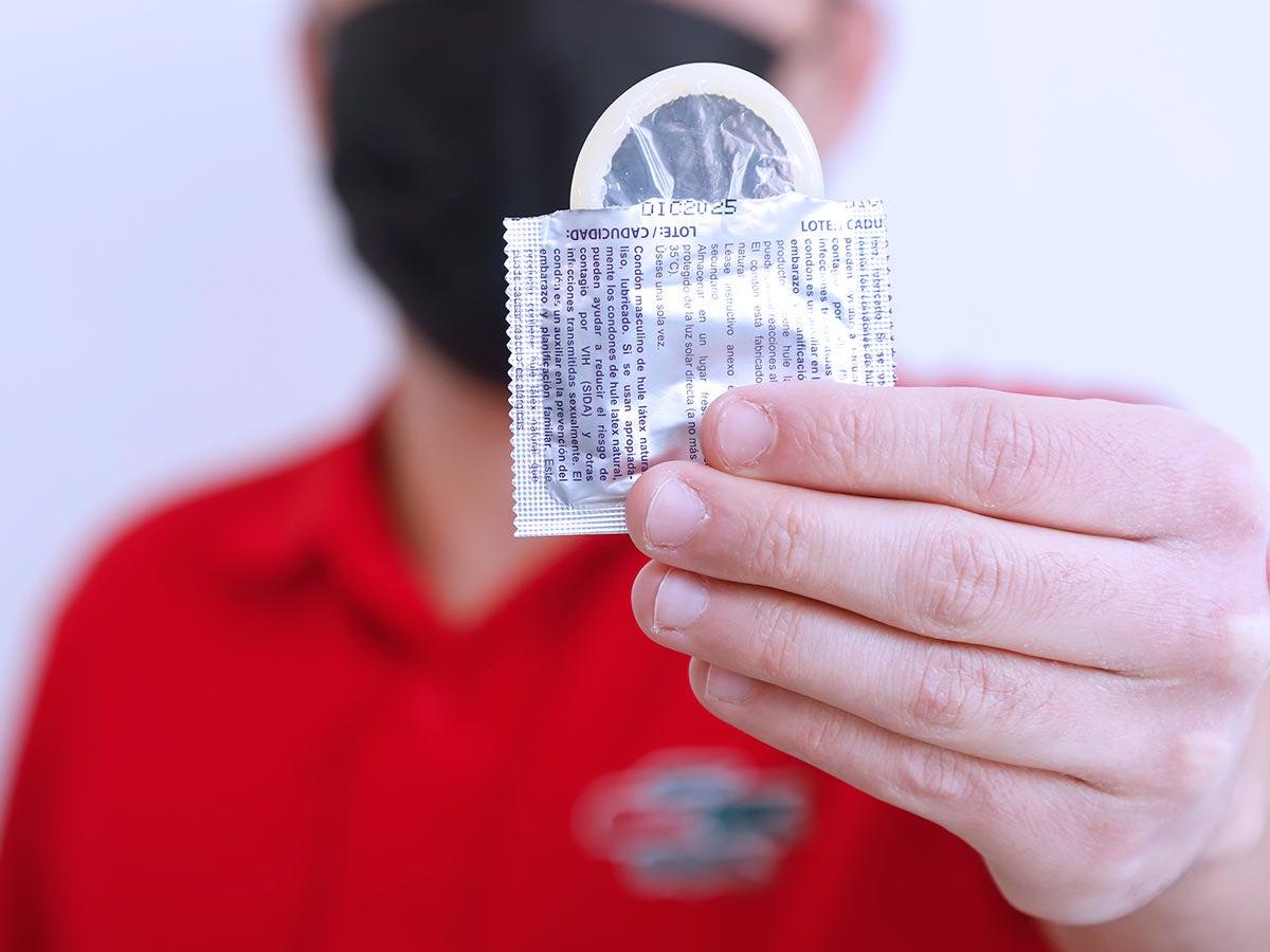 IMSS promueve el uso del condón en adolescentes; repartió 21 millones ...