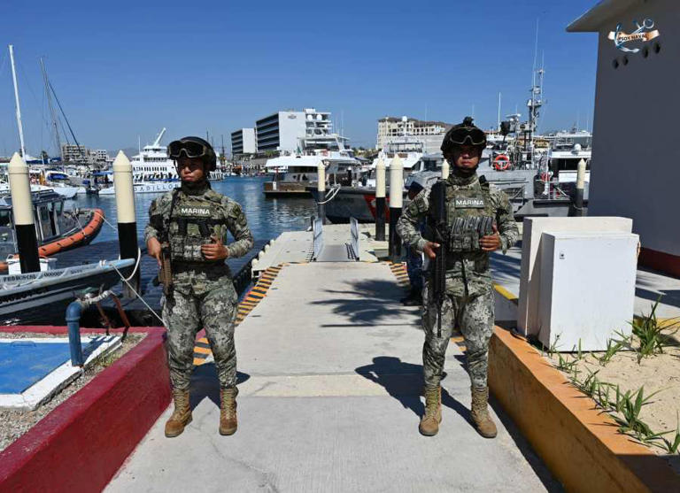 US special forces landing in Mexico to train marine infantry