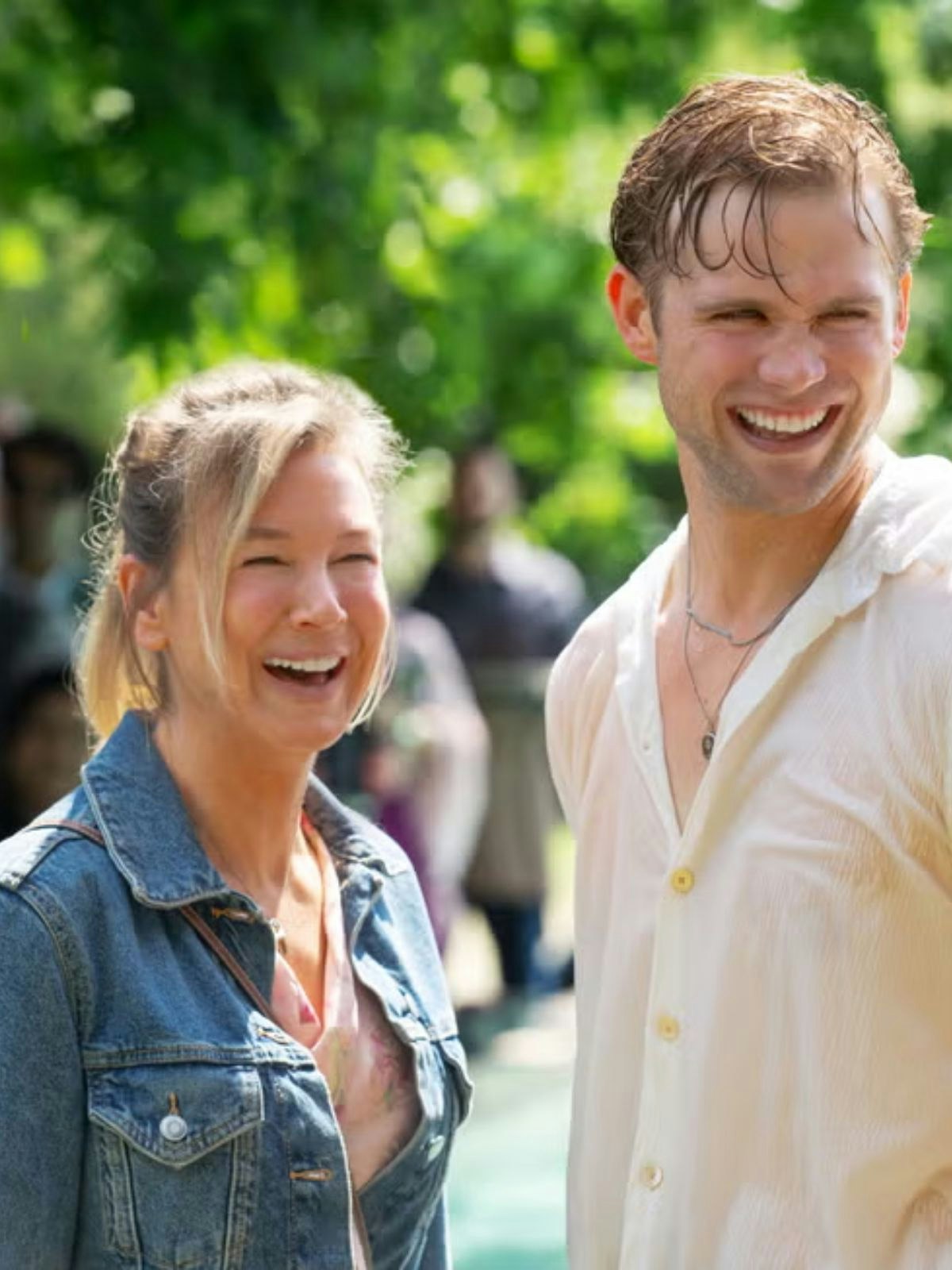 Bridget Jones’ Wardrobe Is Surprisingly Chic—Here’s Where To Shop Her ...