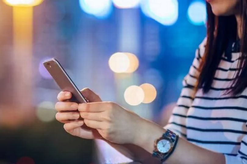 EE, Vodafone, O2, Three customers can escape April price hike by ...