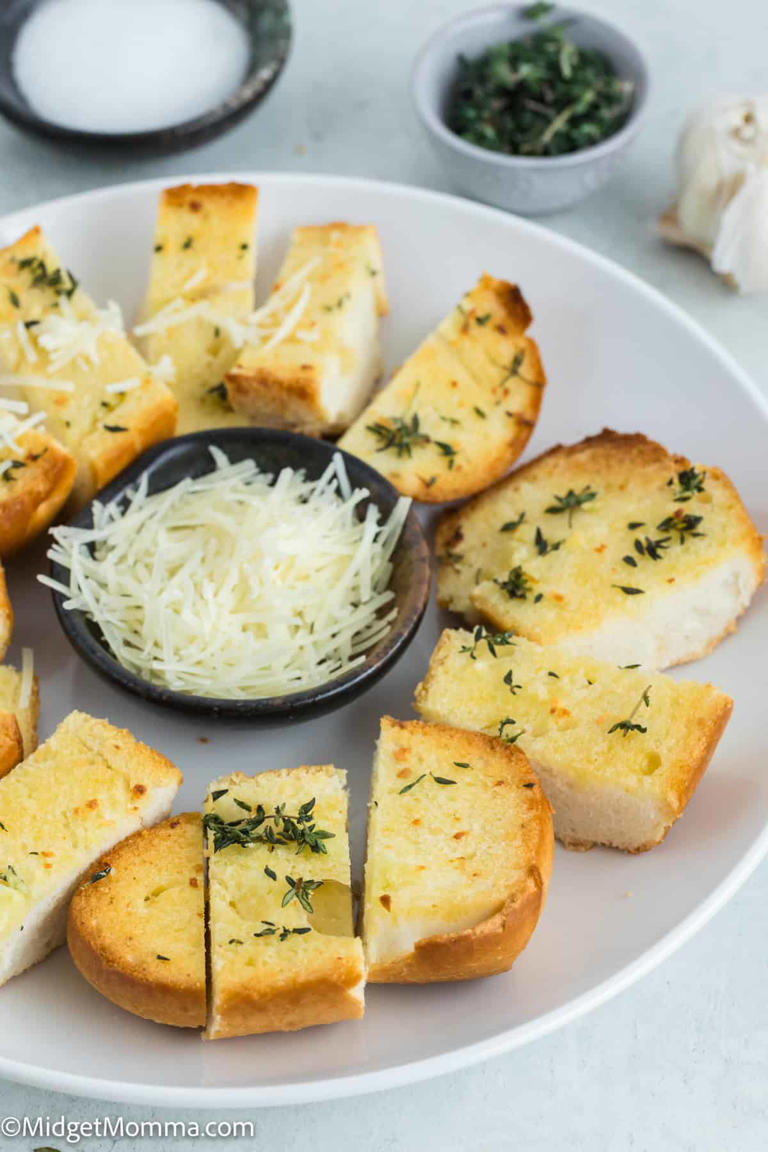 Homemade Garlic Bread with Thyme Recipe