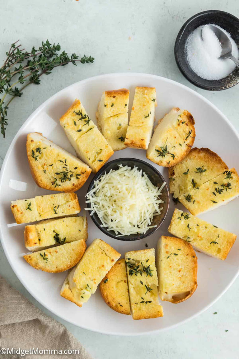 Homemade Garlic Bread with Thyme Recipe