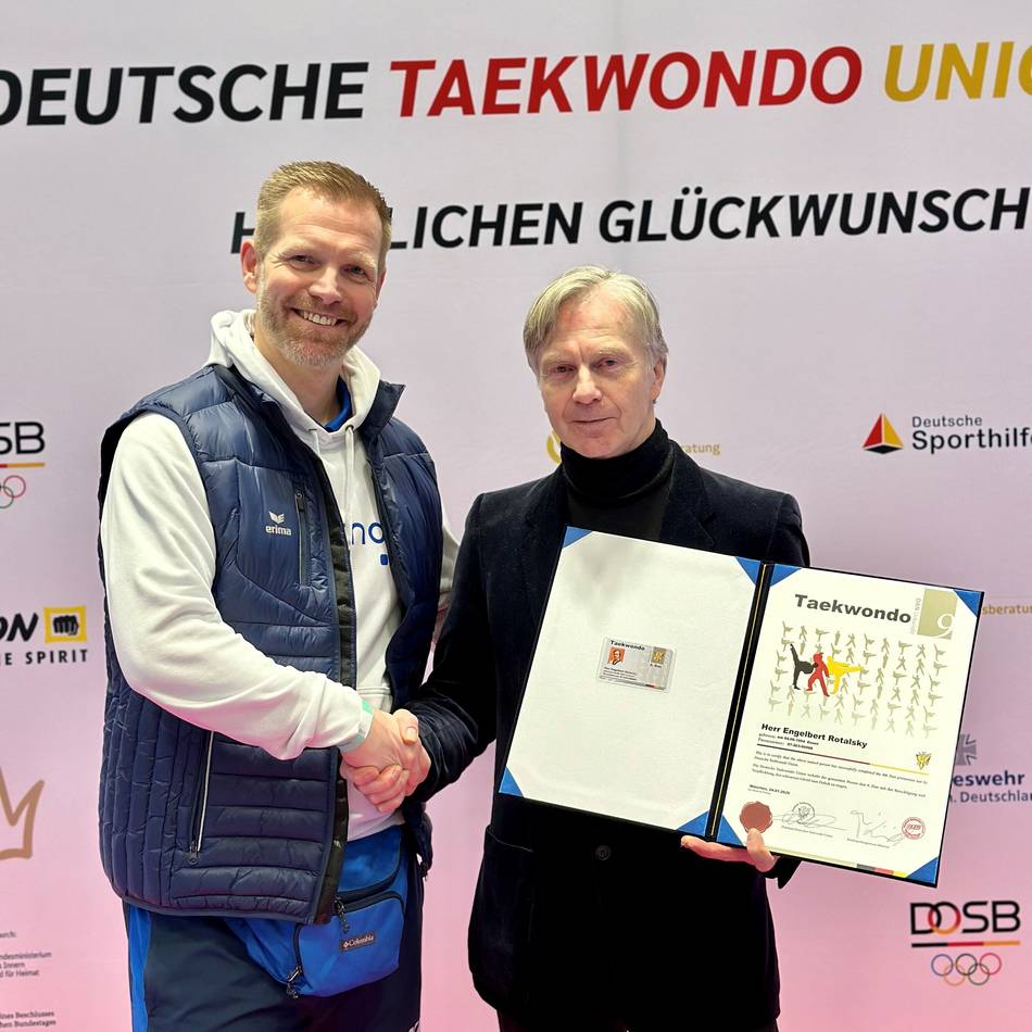 Taekwondo-Union ehrt Engelbert Rotalsky mit 9. Dan