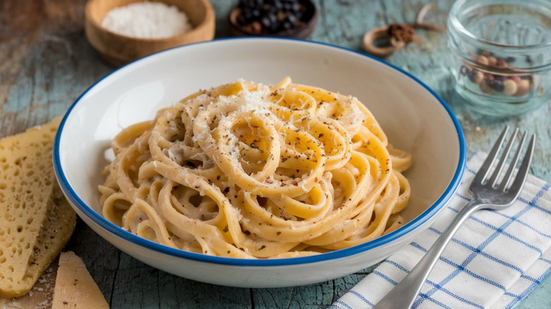 Avoid Broken Cacio E Pepe Sauce With An Appliance You Already Have