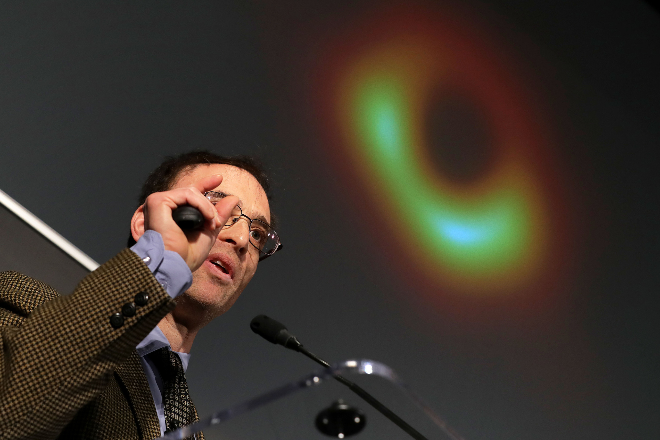 What happens if you fall into a black hole, according to NASA