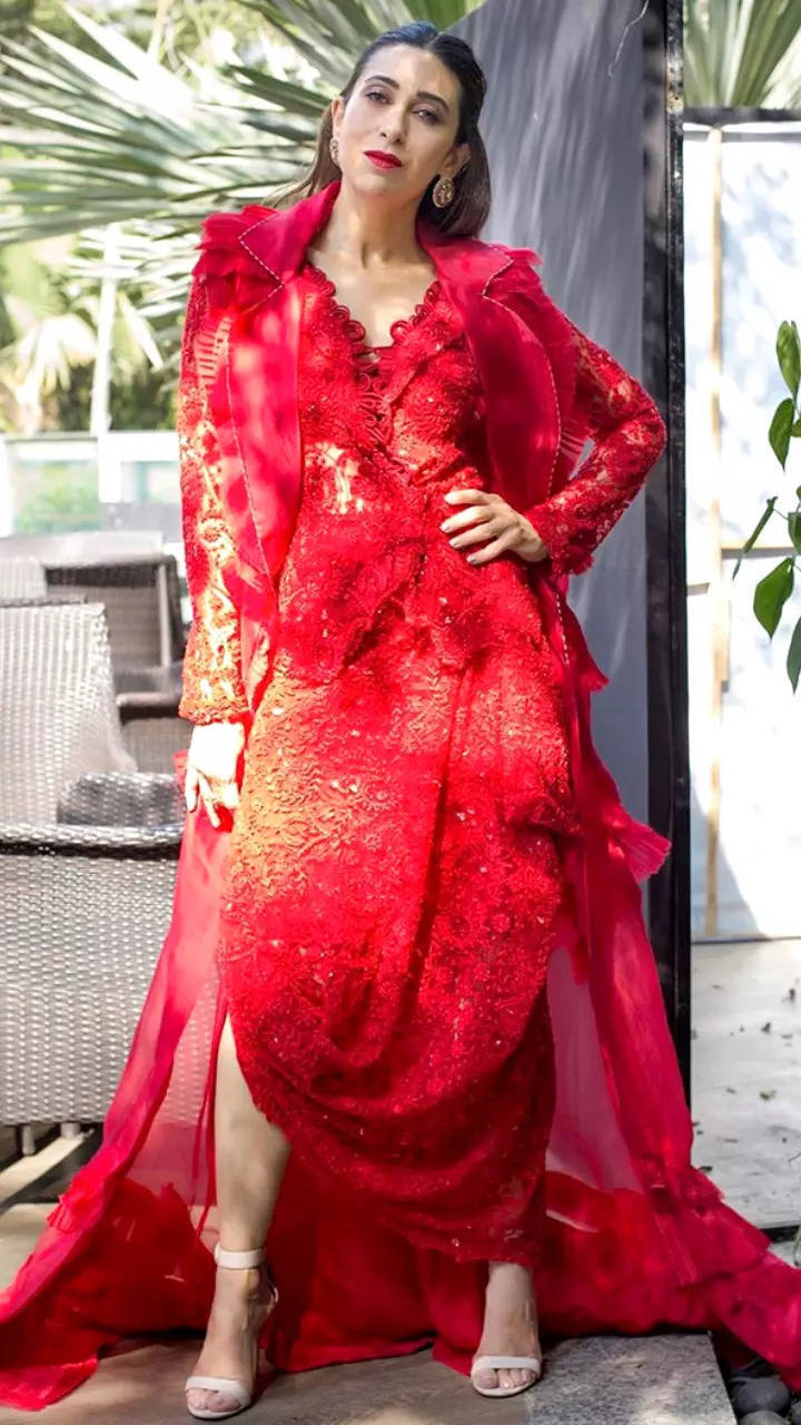 Best Valentine's Day-worthy dresses worn by Bollywood divas Best Valentine's Day-worthy dresses worn by Bollywood divas
