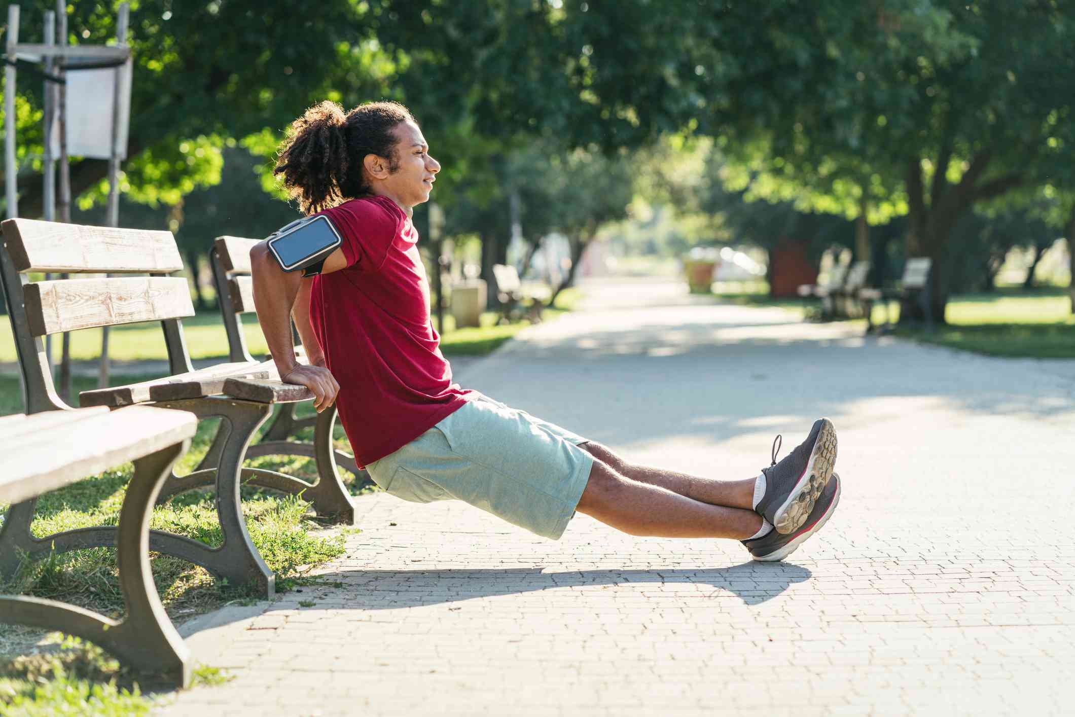 How to do bench dips (and what muscles they work)