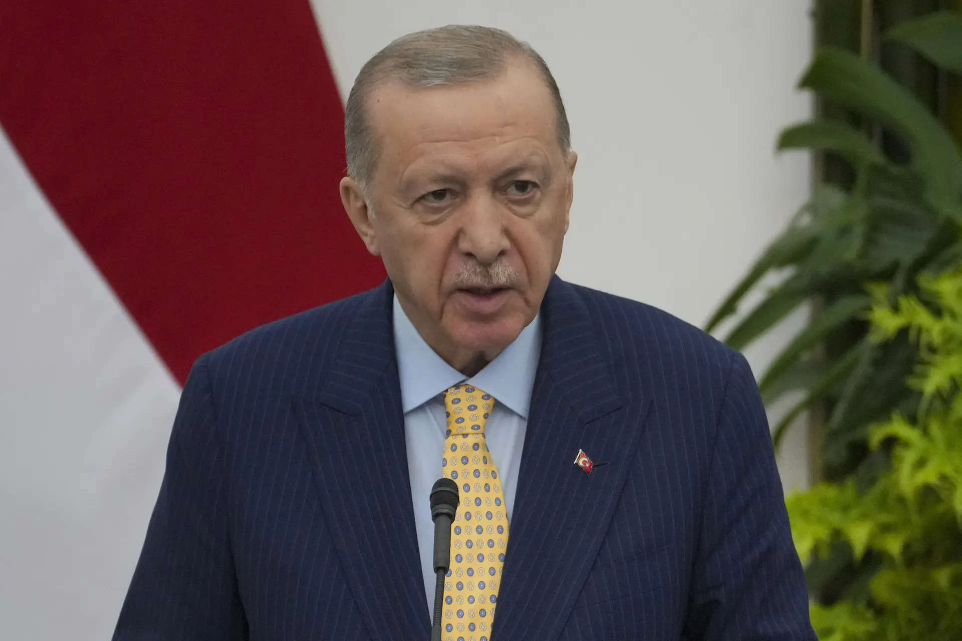 Erdogan urges India, Pakistan to resolve Kashmir issue through dialogue