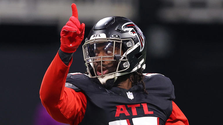 Lions Urged to Add $54.5 Million Edge Rusher to Fill Key Need