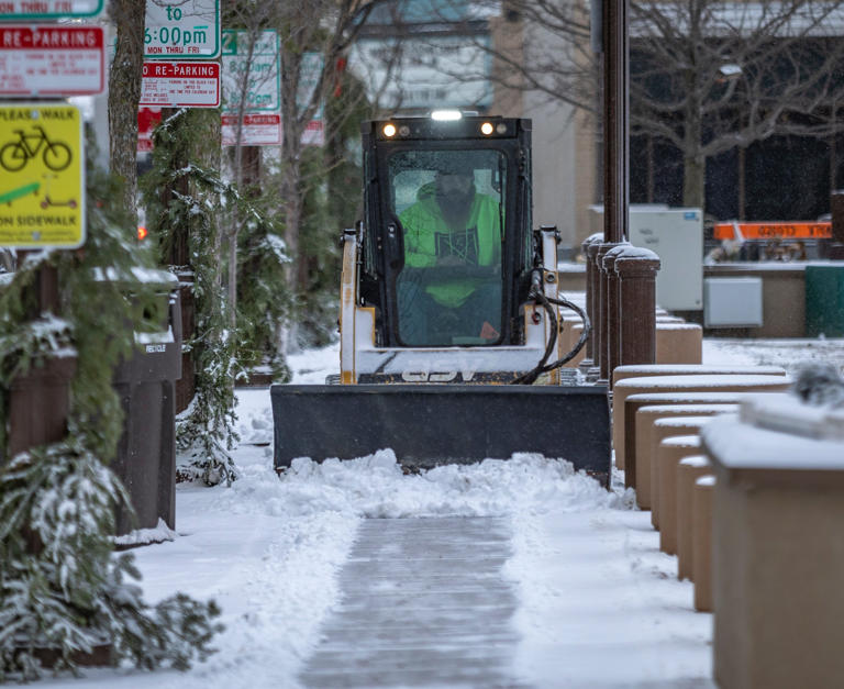 'Very large snow storm coming' Sunday, but snowfall totals uncertain