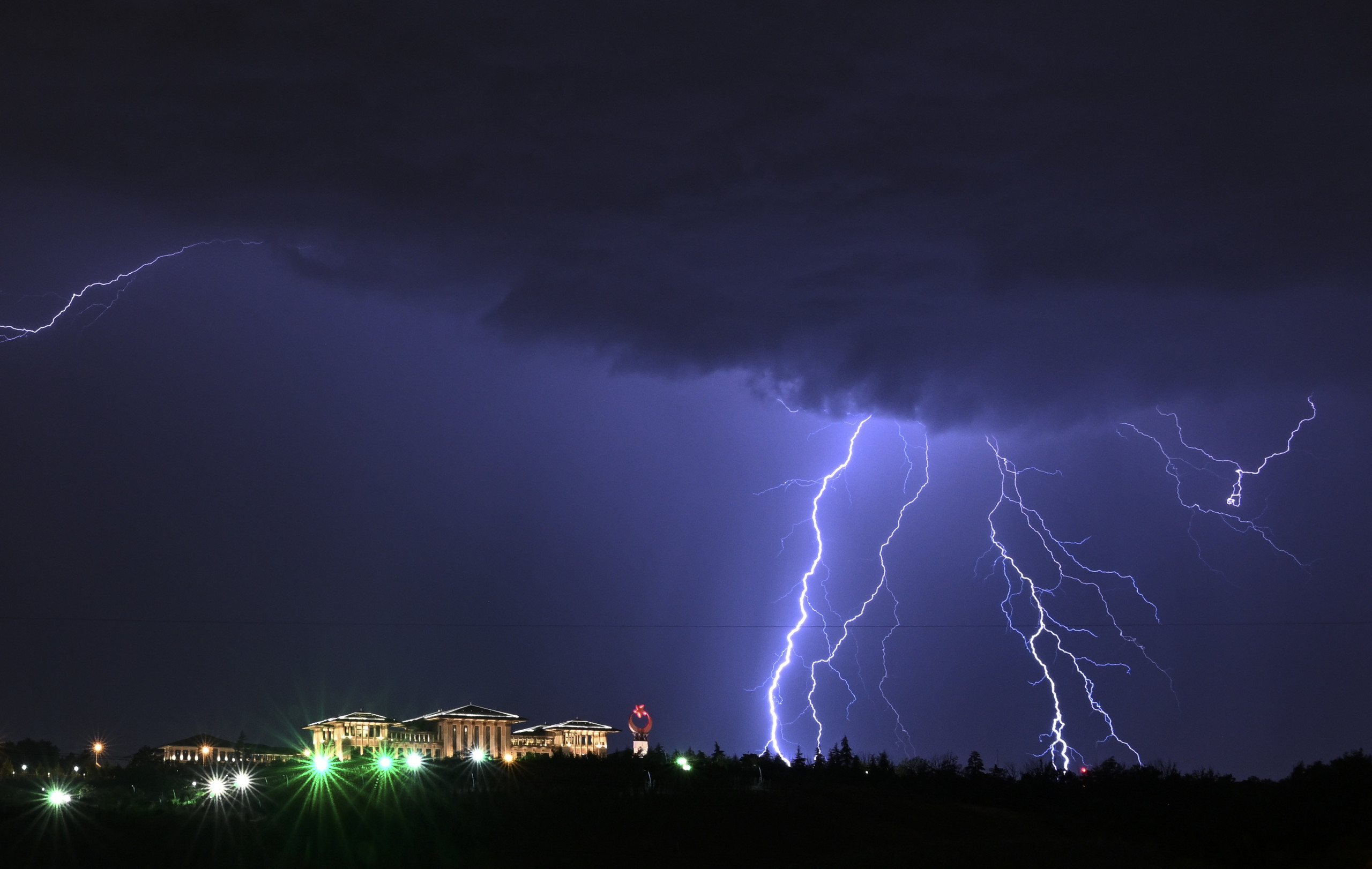 Everything you need to know about thunder and lightning