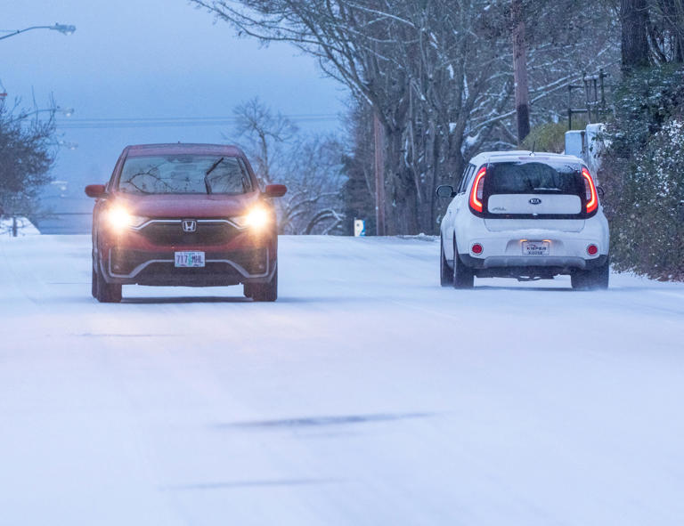 Oregon winter storm: School closures, road conditions, power outages