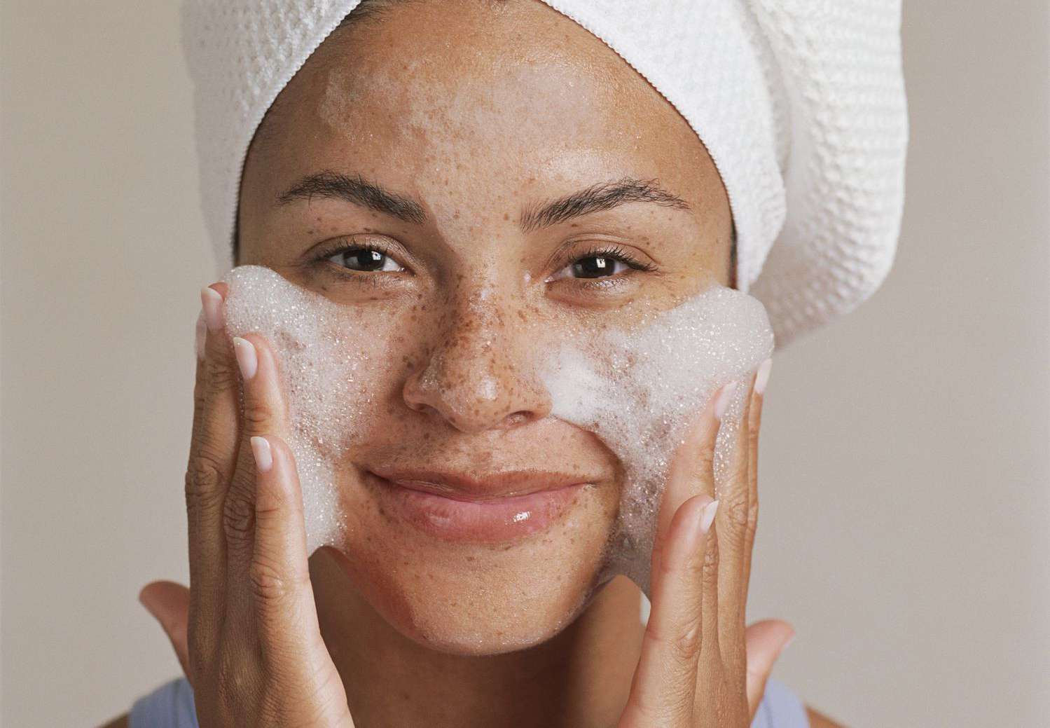 What's The Difference Between Face Wash And Face Cleanser?