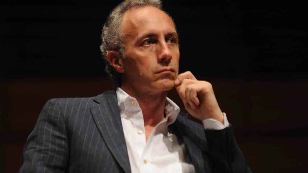 Scontri di Torino, Travaglio diventa garantista per colpire Meloni ...