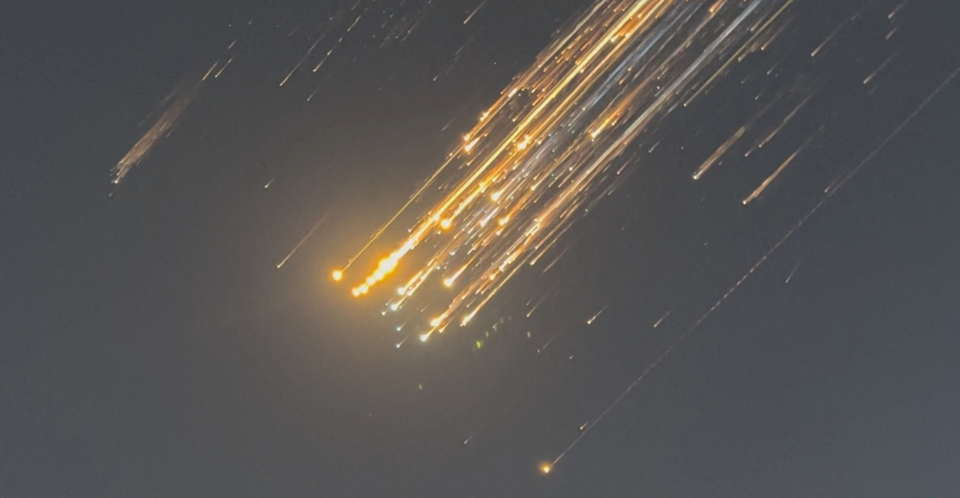 Die leistungsstärkste Rakete von SpaceX explodierte über einer ...