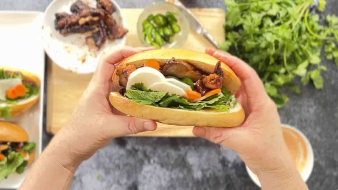 25 Delicious Global Favorites For Food Lovers Everywhere