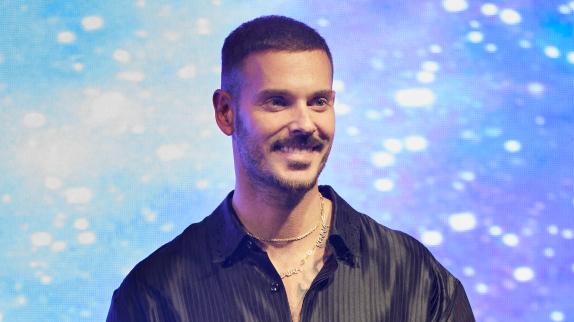 "On change les codes" : M. Pokora surprend avec son nouveau tube "Reflet"