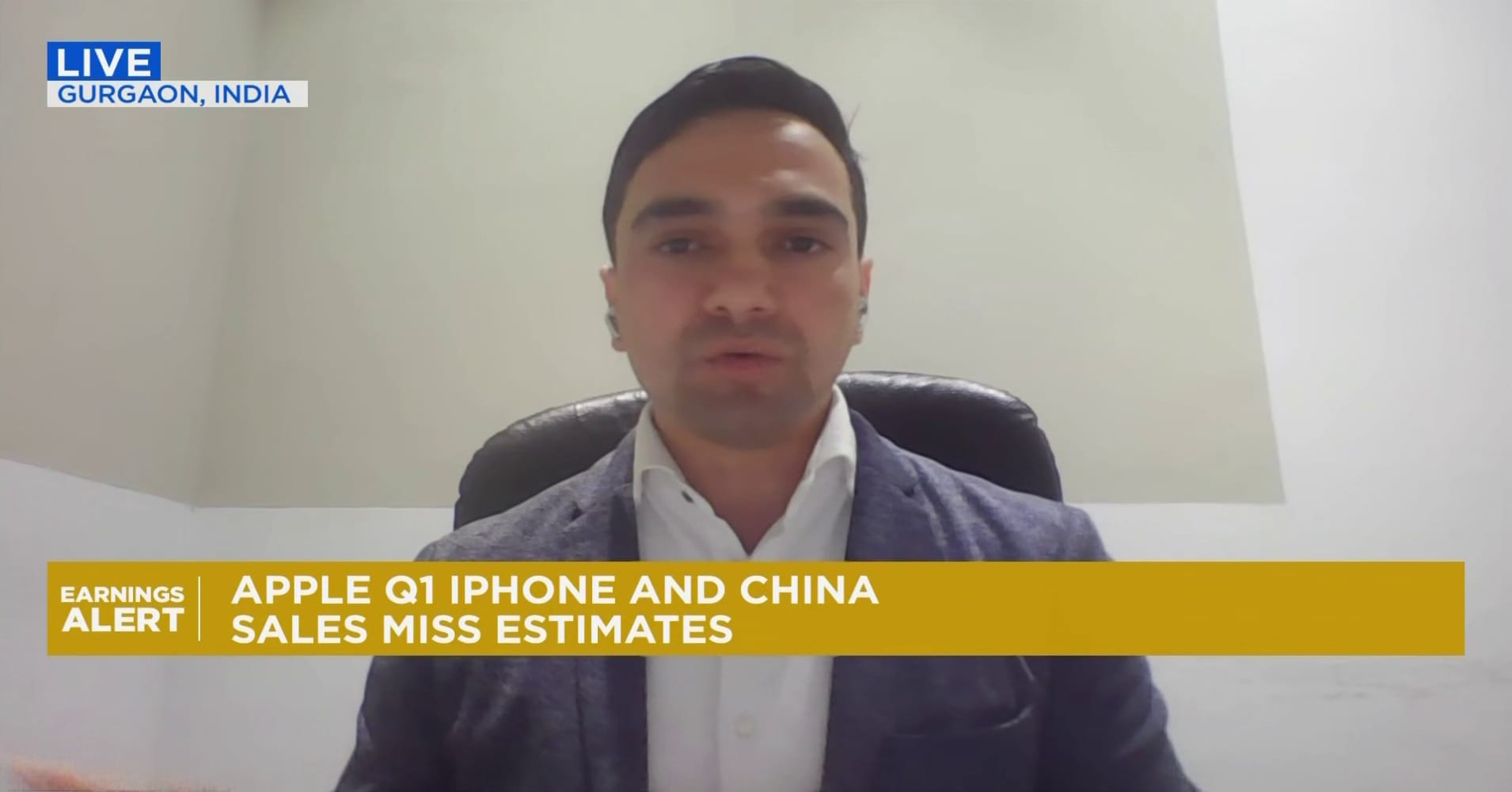 Consumers adopting 'wait-and-see' strategy for Apple Intelligence ...