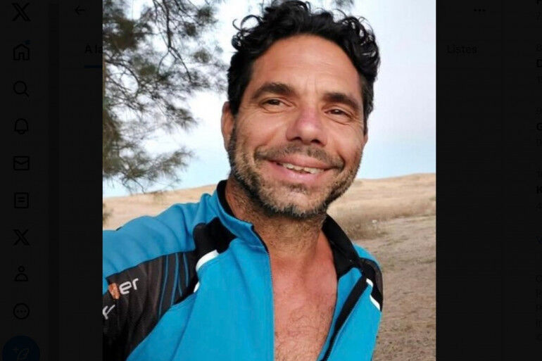 Le Français Ofer Kalderon, Yarden Bibas, le père du bébé Kfir, et l ...