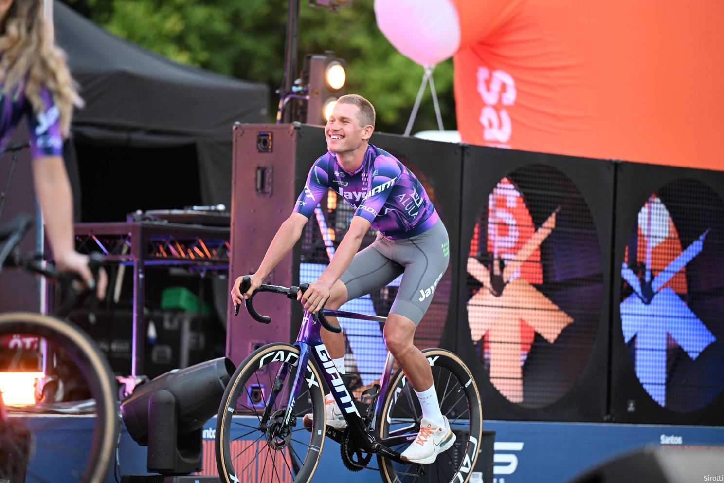 Plapp finished sixth at Tour Down Under with broken wrist, medical ...