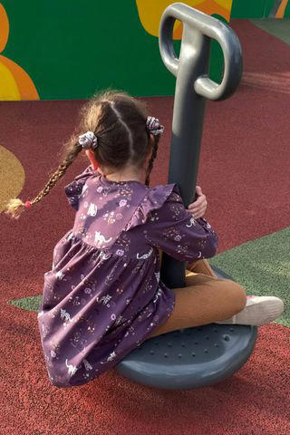 All About Jason Ritter and Melanie Lynskey's 6-Year-Old Daughter (Who ...