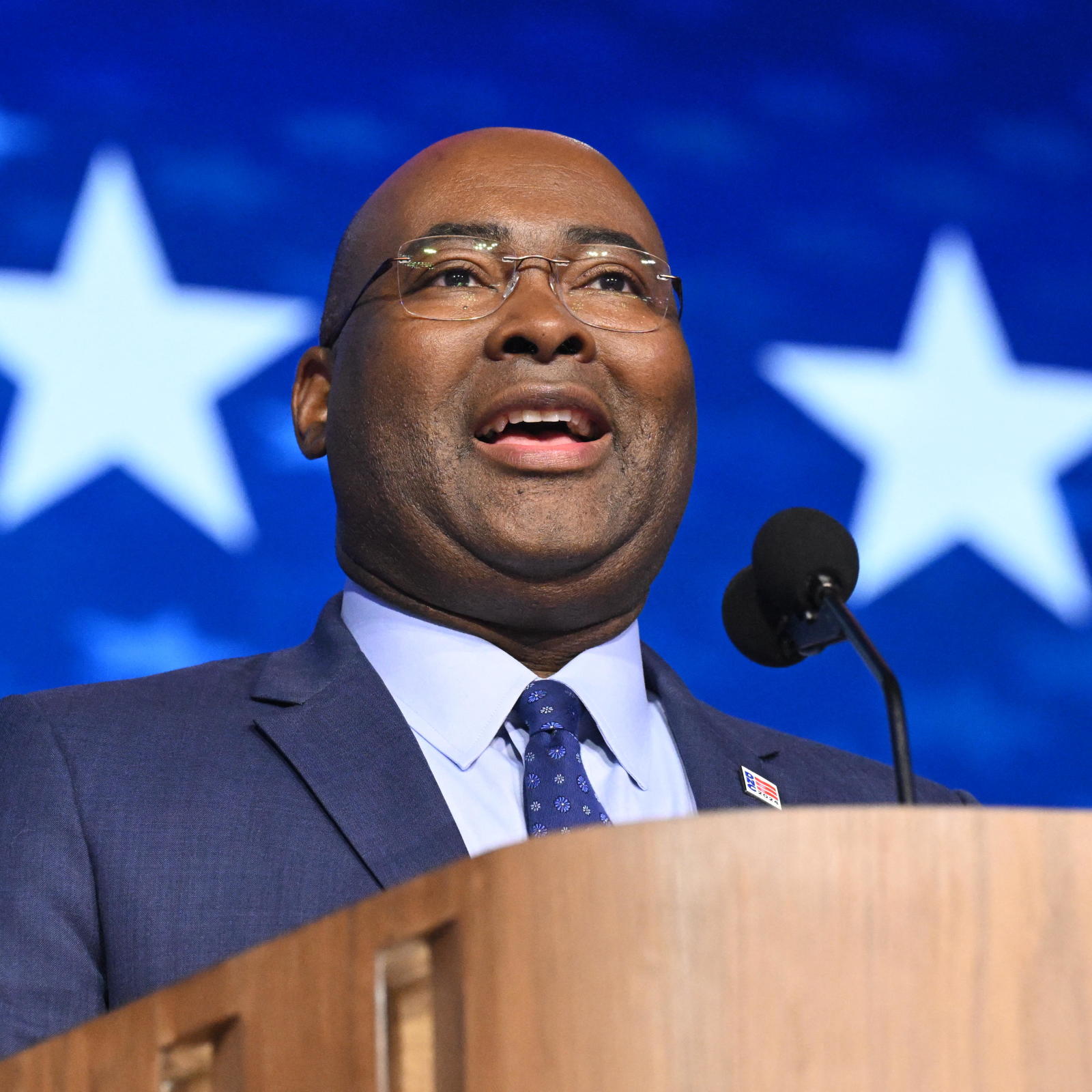 Outgoing DNC chief says more Democrats "need to pause" on being "rigid"