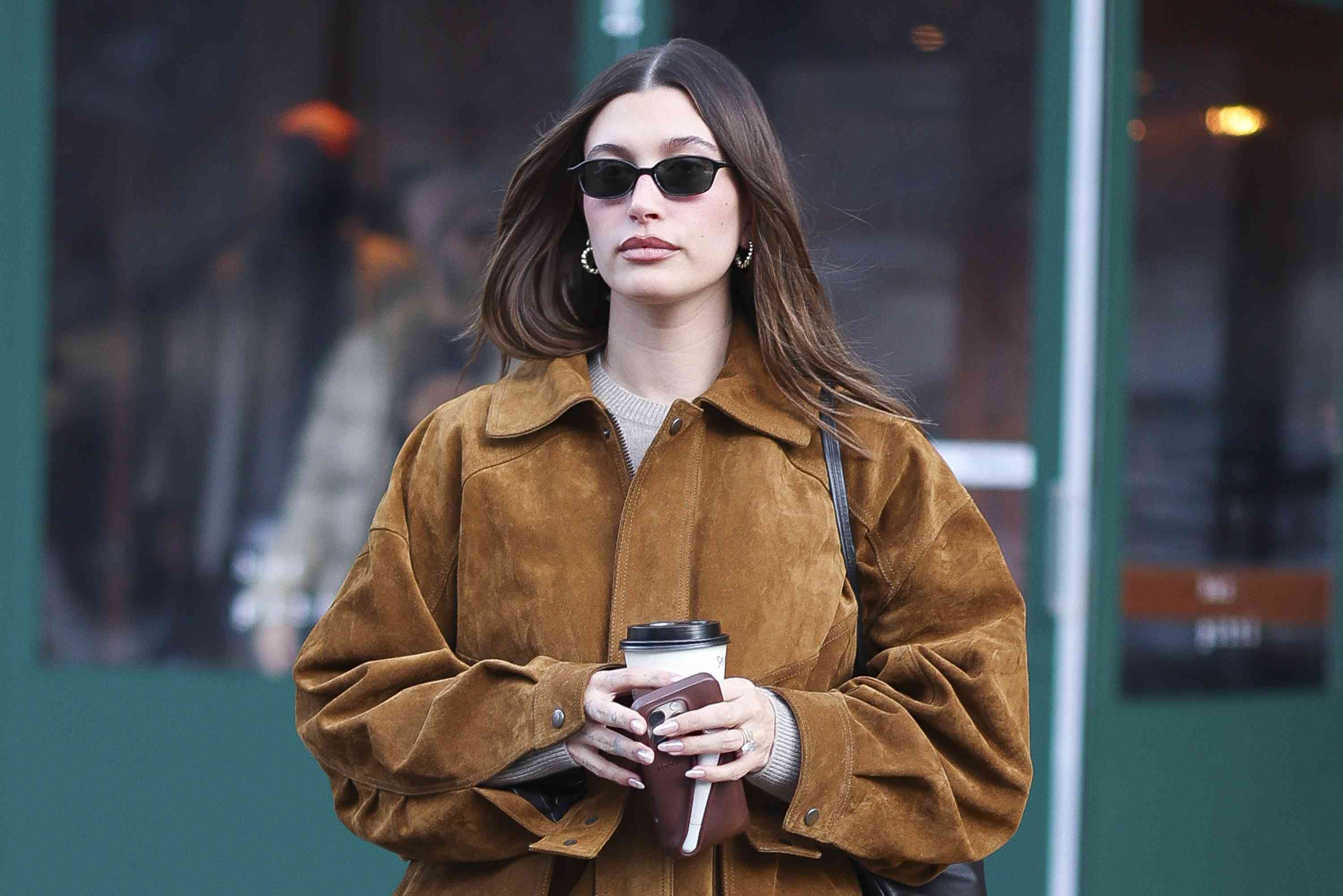 Hailey Bieber Signed Off on Winter’s It Jacket With Her Ultimate Cool ...