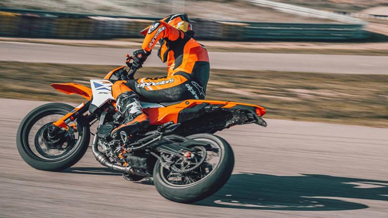 ¿Puede la nueva 390 SMC-R ser la salvación de KTM?
