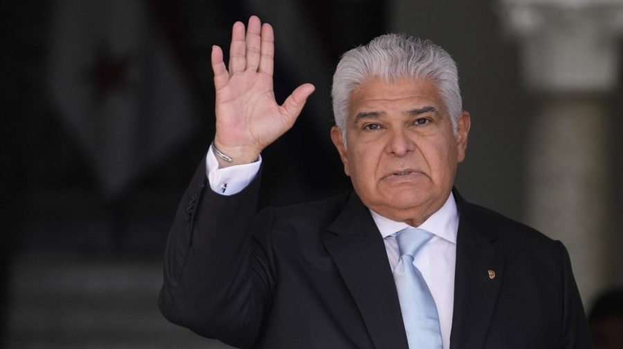 Panama president: ‘Impossible’ to negotiate over canal