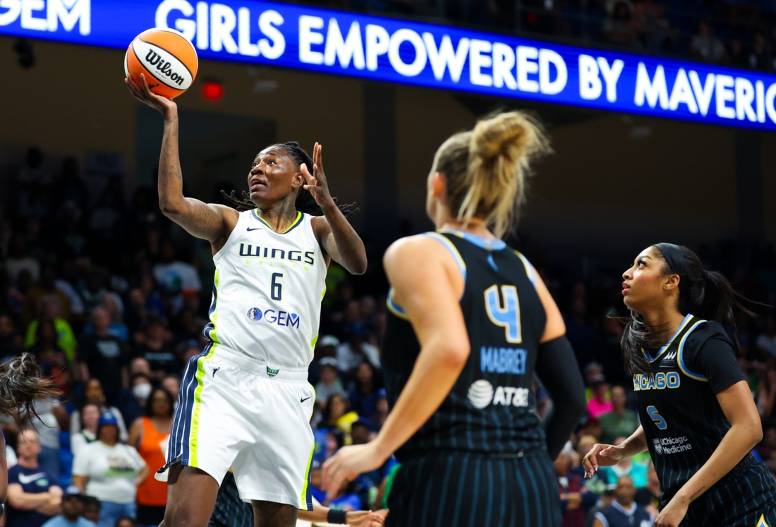 Free-agent F Natasha Howard announces return to Fever