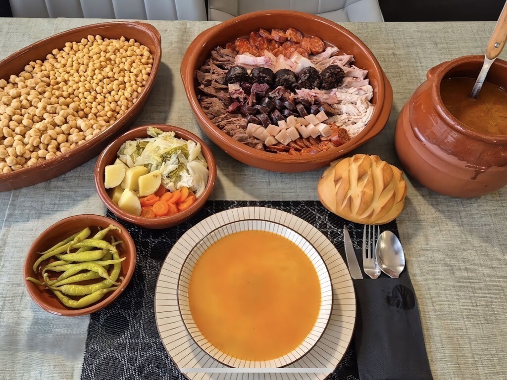 El restaurante escondido de Madrid para comer el mejor cocido cocinado ...