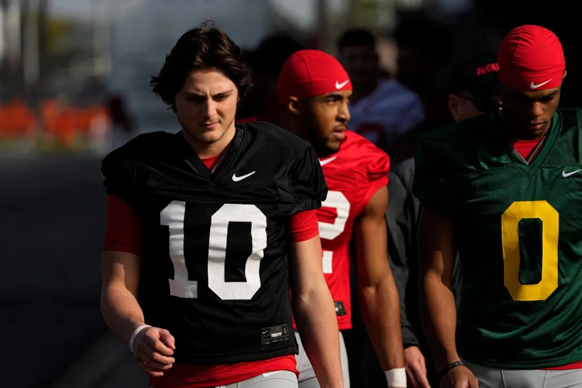 Predicting Ohio State Buckeyes’ 2025 offensive two-deep depth chart way ...