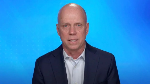 Scott Hamilton Chokes Up Mourning Skaters Killed in DC Plane Crash ...