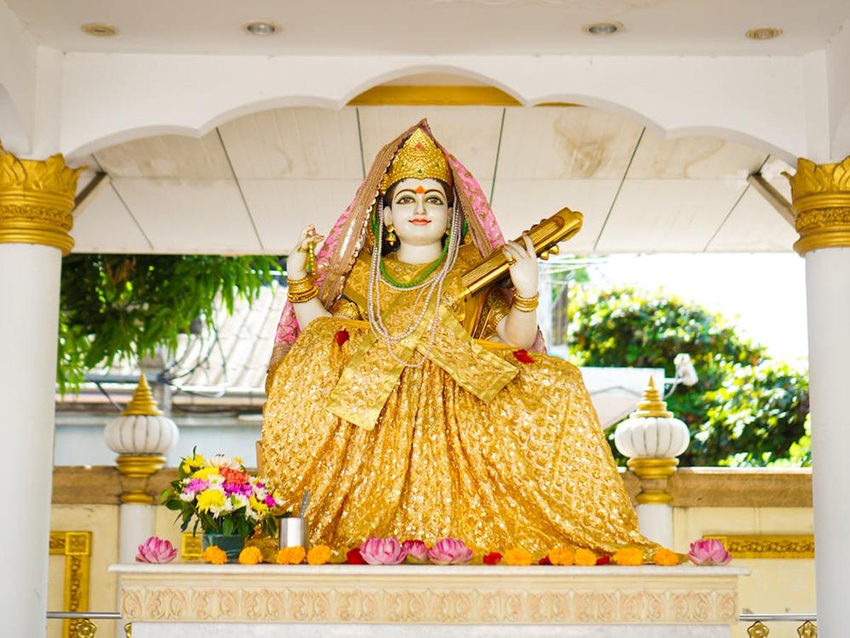 Basant Panchami 2025: All About Saraswati Puja, Its Significance, Important Rituals & Mantras