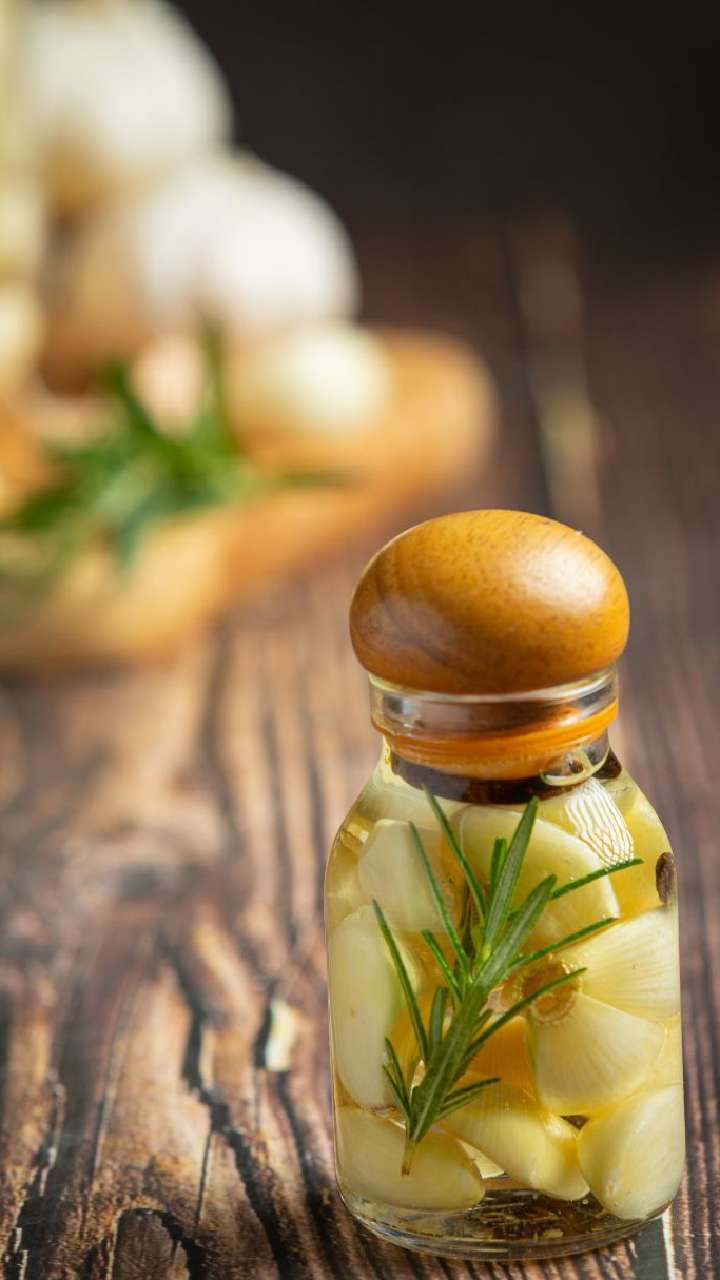 Onion Oil Vs Garlic Oil: Which Is Better For Faster Hair Growth?