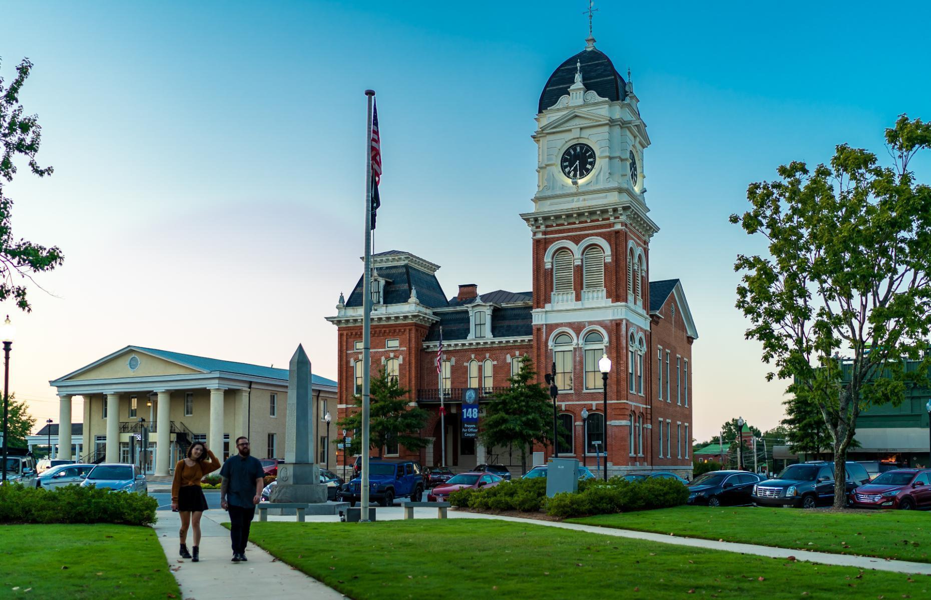 Discover These Stunning Southern Small Towns In America You Have To Visit