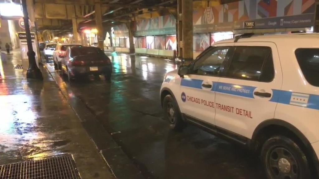2 men stabbed on CTA platform in downtown Chicago