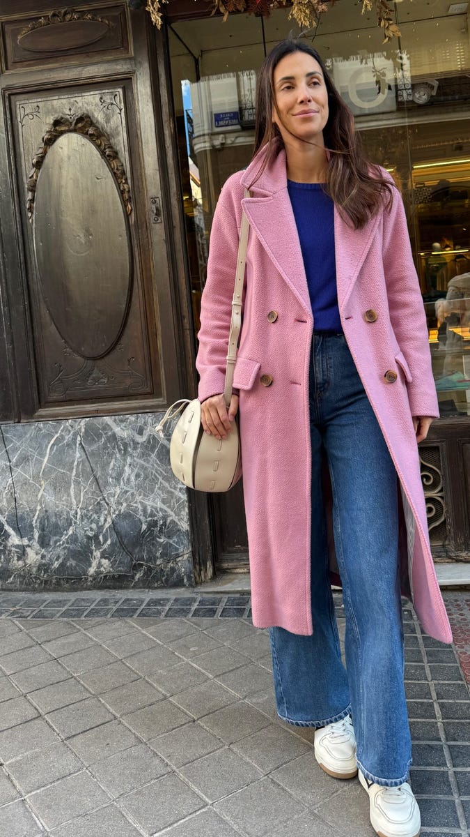 El abrigo rosa de las novedades de Zara que ya tienen la reina Máxima ...