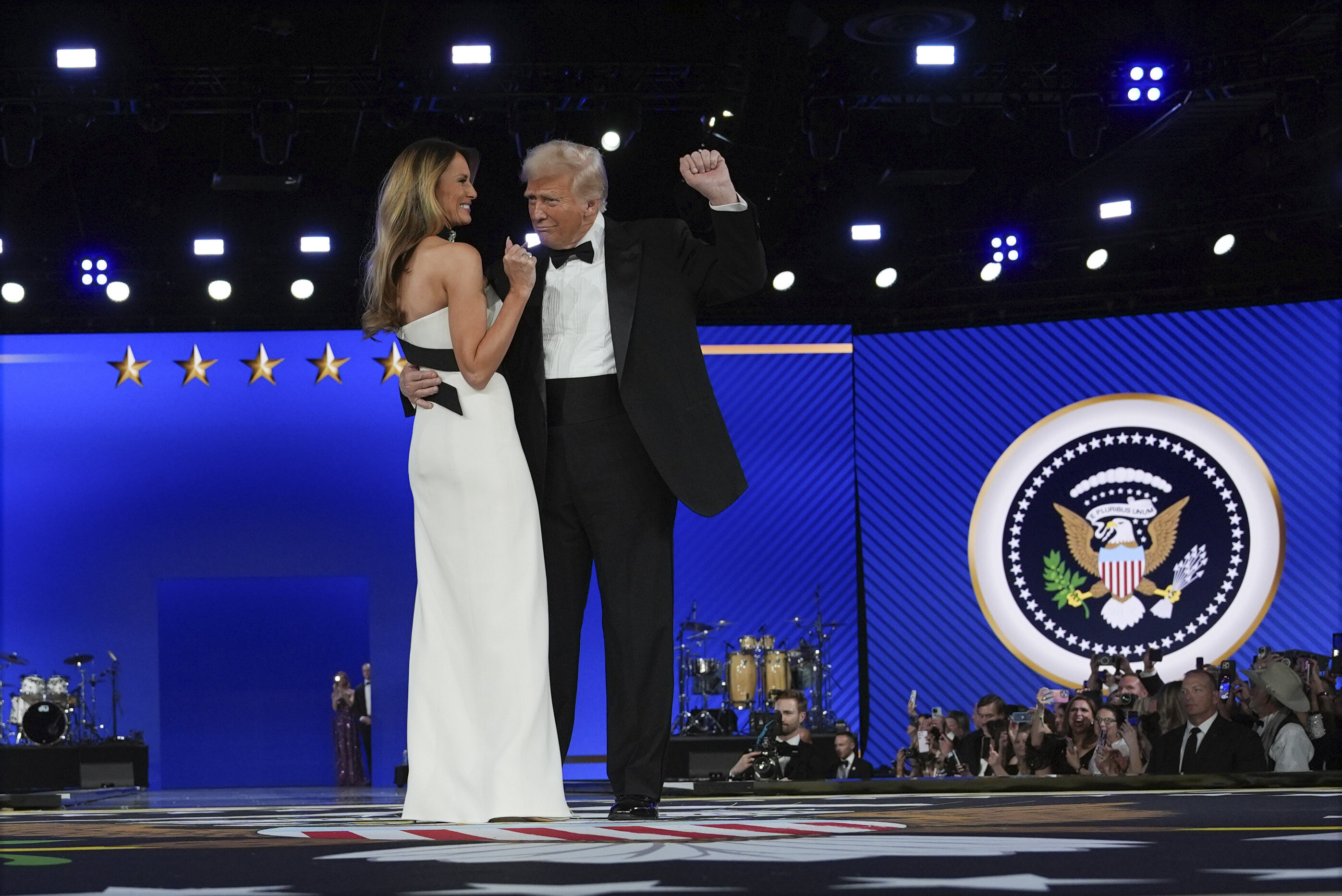 Hot-Mic Bombshells Dropped In Bad Lip Reading's Trump Inauguration Spoof Hot-Mic Bombshells Dropped In Bad Lip Reading's Trump Inauguration Spoof