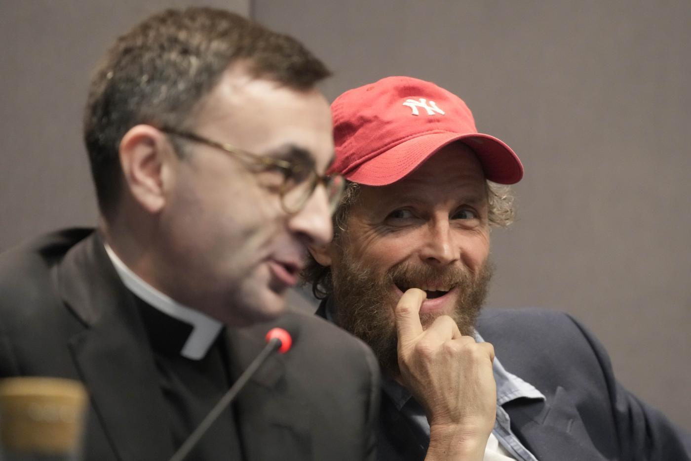 Il Vaticano celebra il viaggio con mostra En Route. Jovanotti: soft ...