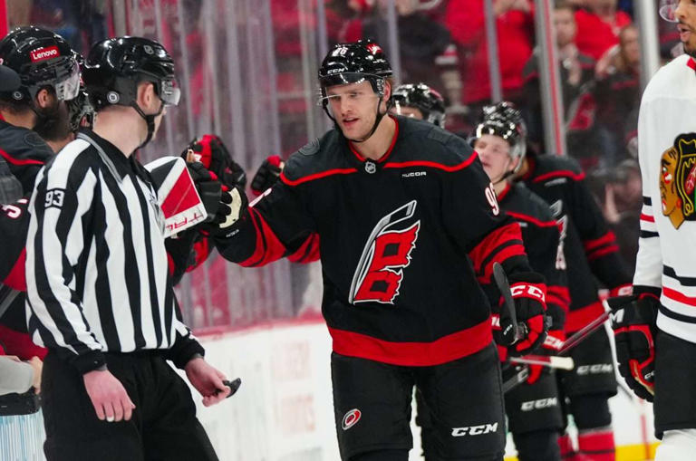 Mikko Rantanen avasi maalitilinsä Carolinassa Mikko Rantanen avasi maalitilinsä Carolinassa