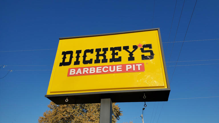 Dickey’s Barbecue Pit introduces Hot Honey BBQ Chicken Sandwich