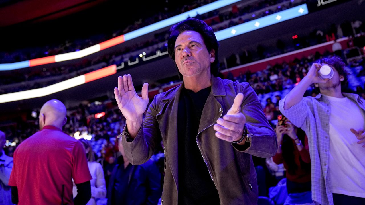 Report: Gores puts in bid for Detroit WNBA franchise