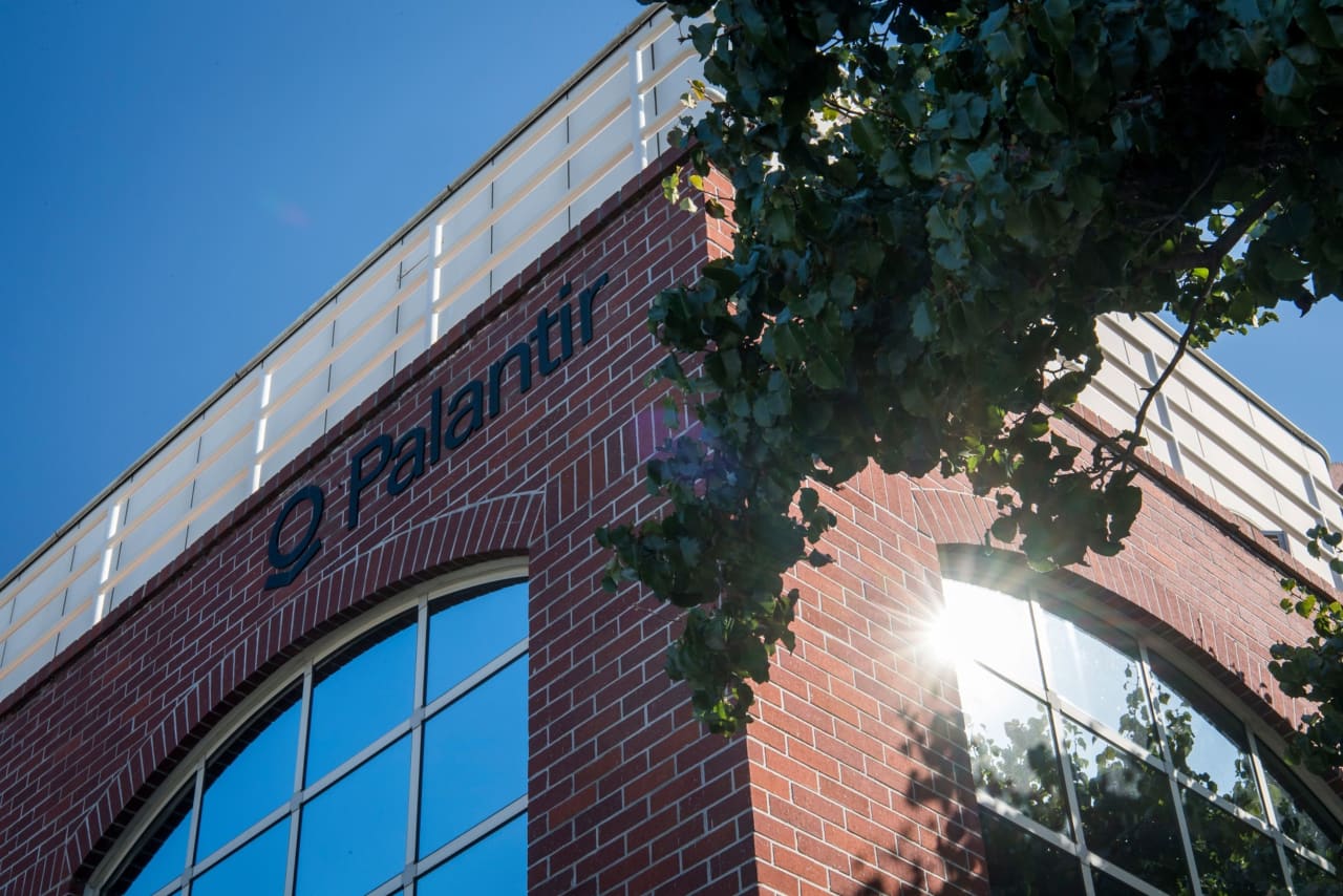 Palantir Stock Sets Record High. Earnings Are Monday.