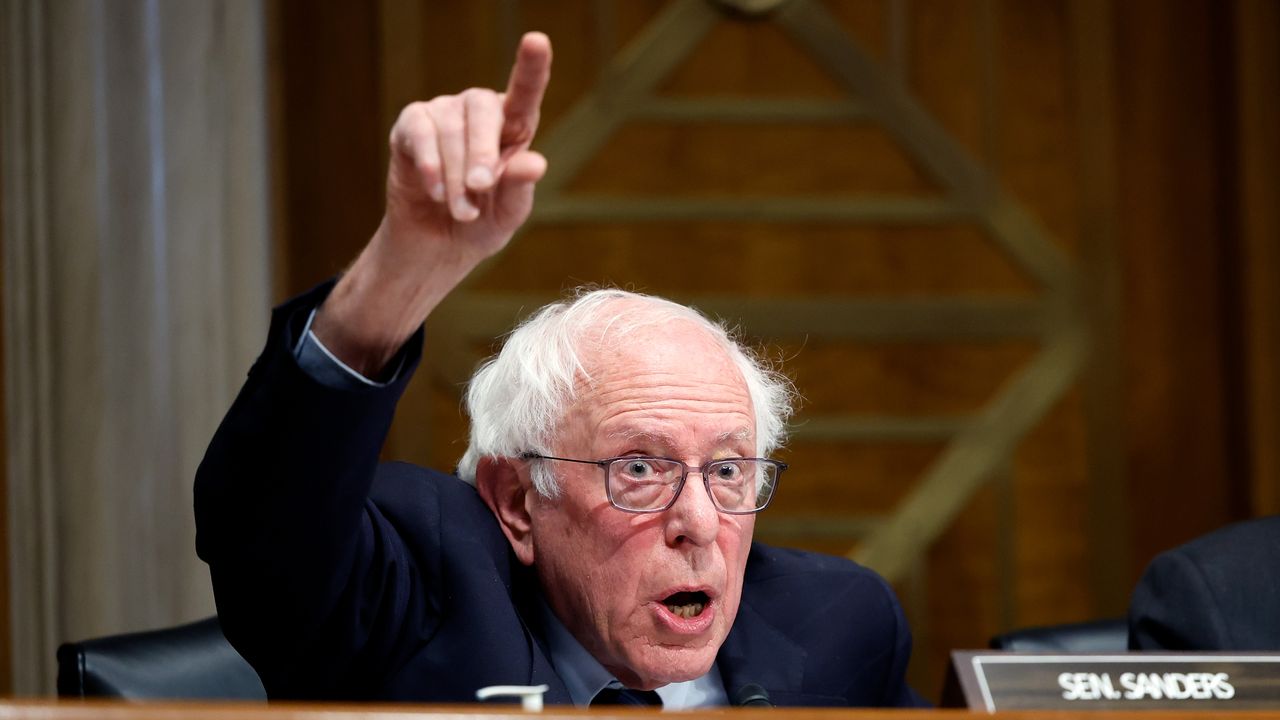 Scoop: Bernie Sanders probing Trump's purge of labor officials